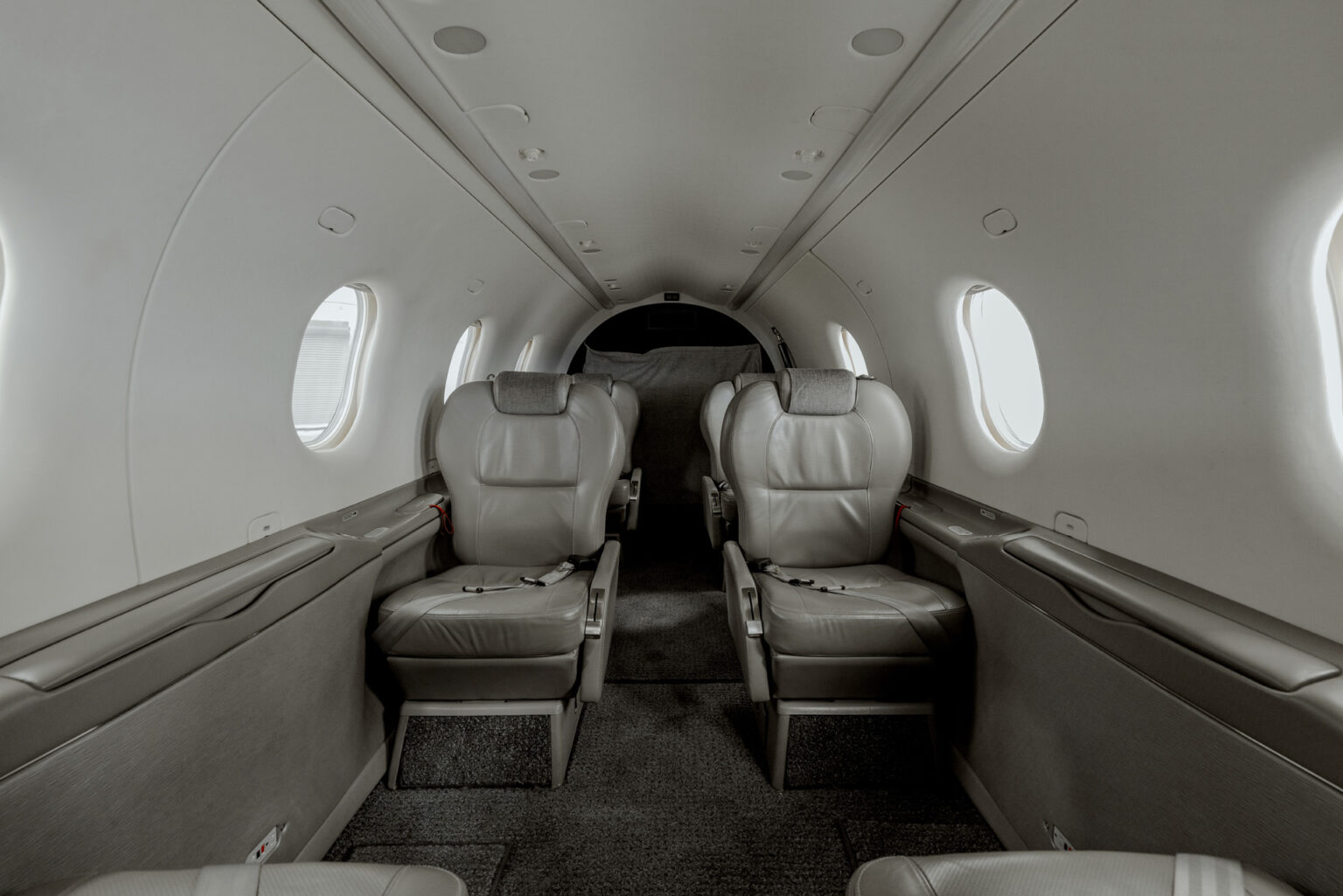 Pilatus PC-12 - Charter Jet Transport